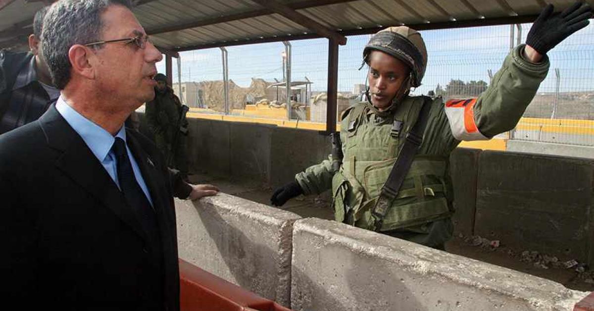 Palestinian youths lack role model - AL-Monitor: The Middle Eastʼs ...