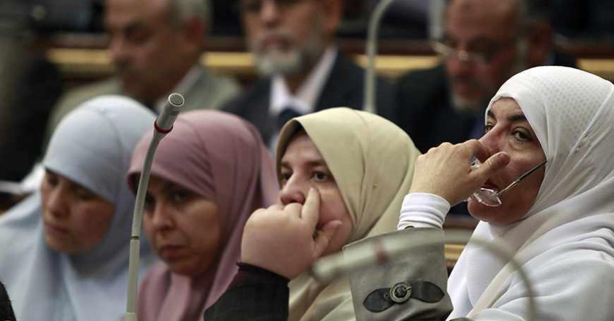 Egypt’s 'Muslim Sisterhood' moves from social work to politics - AL ...