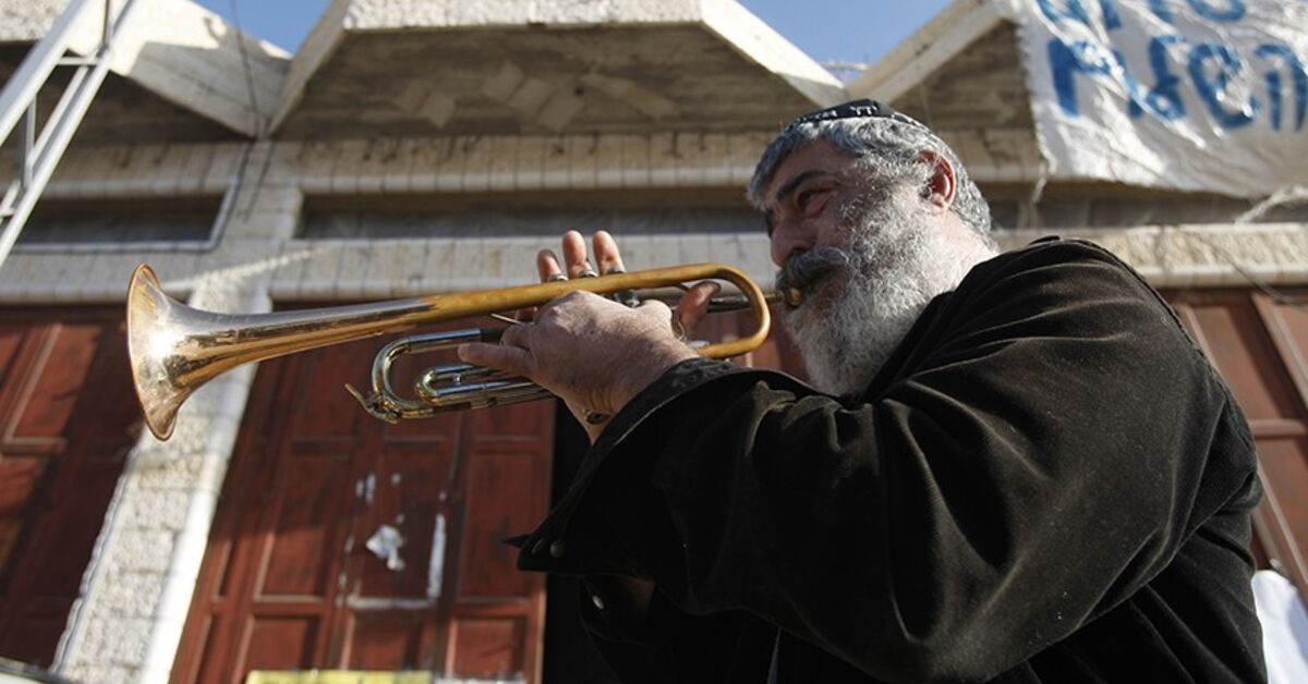 Israeli singer with right-wing views denied lifetime award - AL-Monitor ...