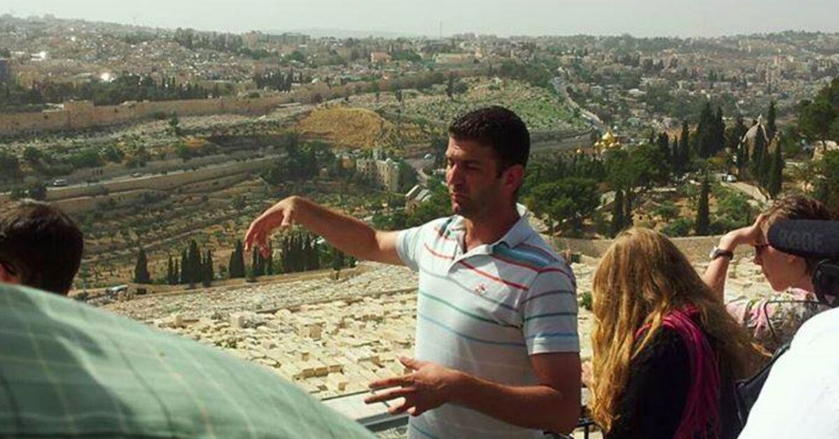 Israel exiles nonviolent Palestinian activists - AL-Monitor: The Middle ...