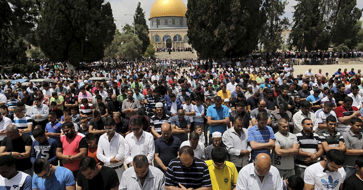 Arabs divided on visiting Jerusalem - AL-MONITOR: The Middle Eastʼs ...