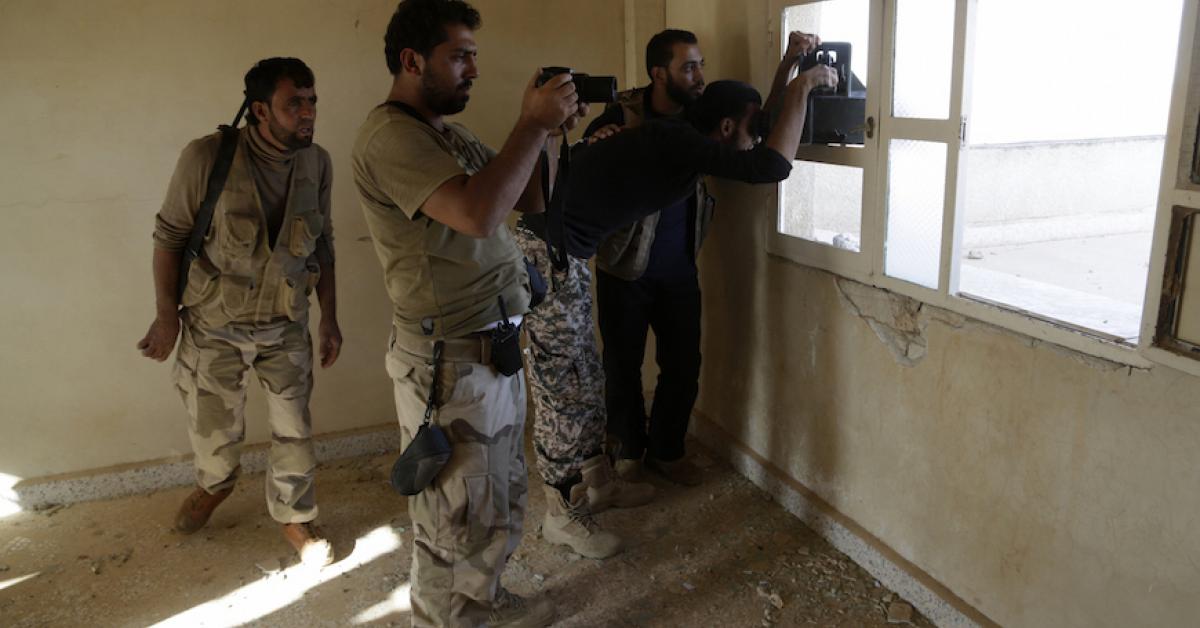Despite Russian airstrikes, FSA continues to confront regime - AL ...