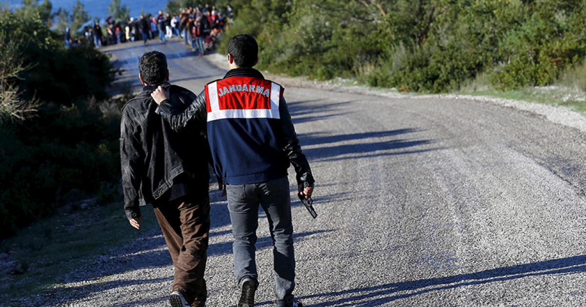 Is Turkey's plan to stop flow of refugees legal? - AL-Monitor: The ...