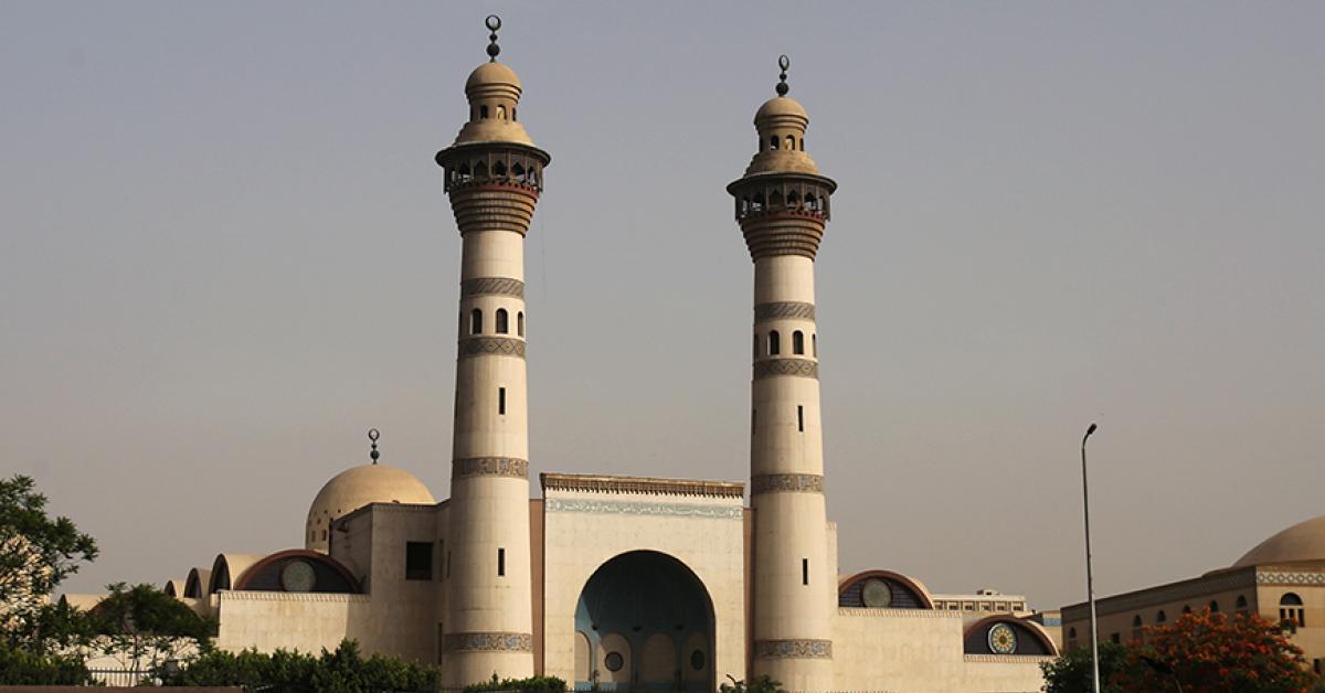 How Al-Azhar plans to strike back against 'fatwa chaos' - AL-Monitor ...