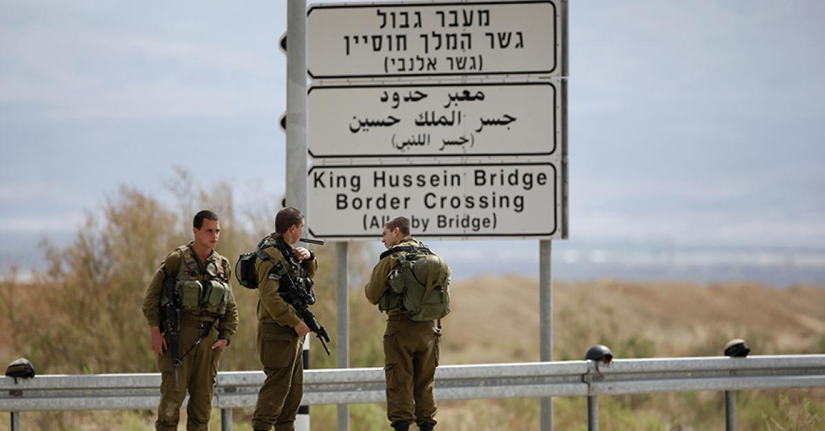 Palestinians optimistic as Jordan border crossing set to open 24/7 - AL ...