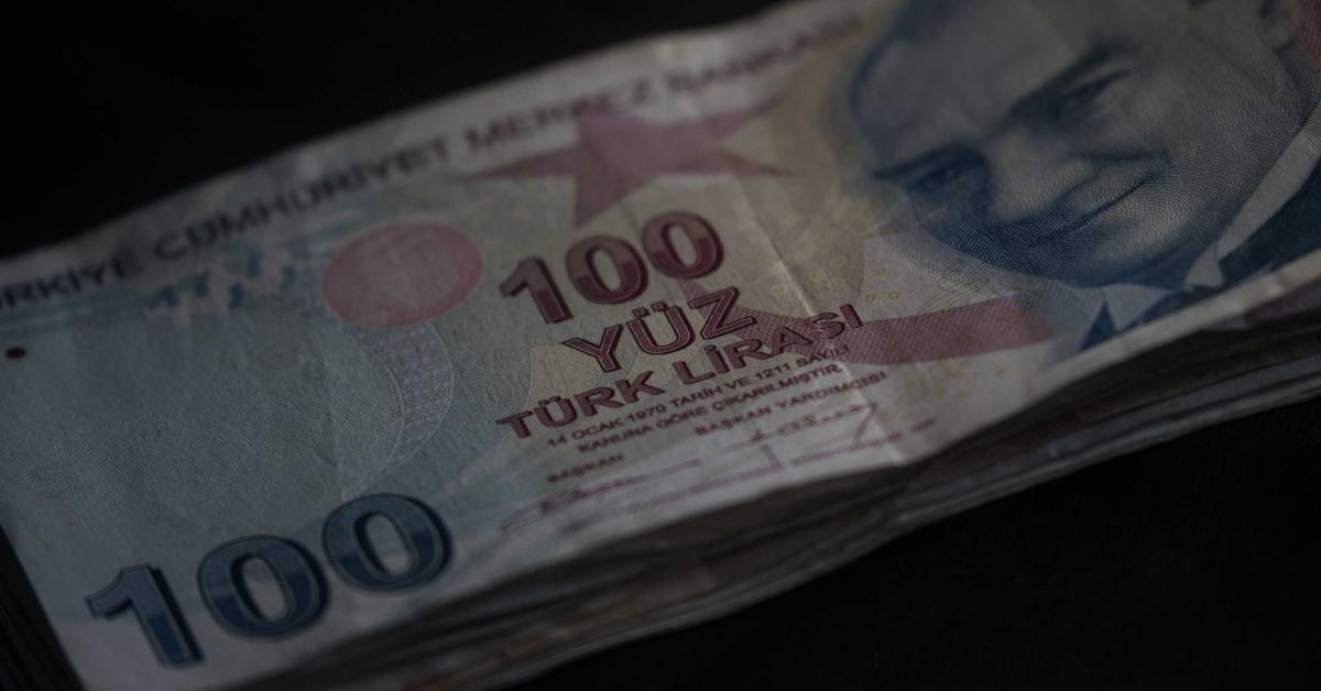 Turkey welcomes back foreign cash, no questions asked - AL-Monitor: The ...