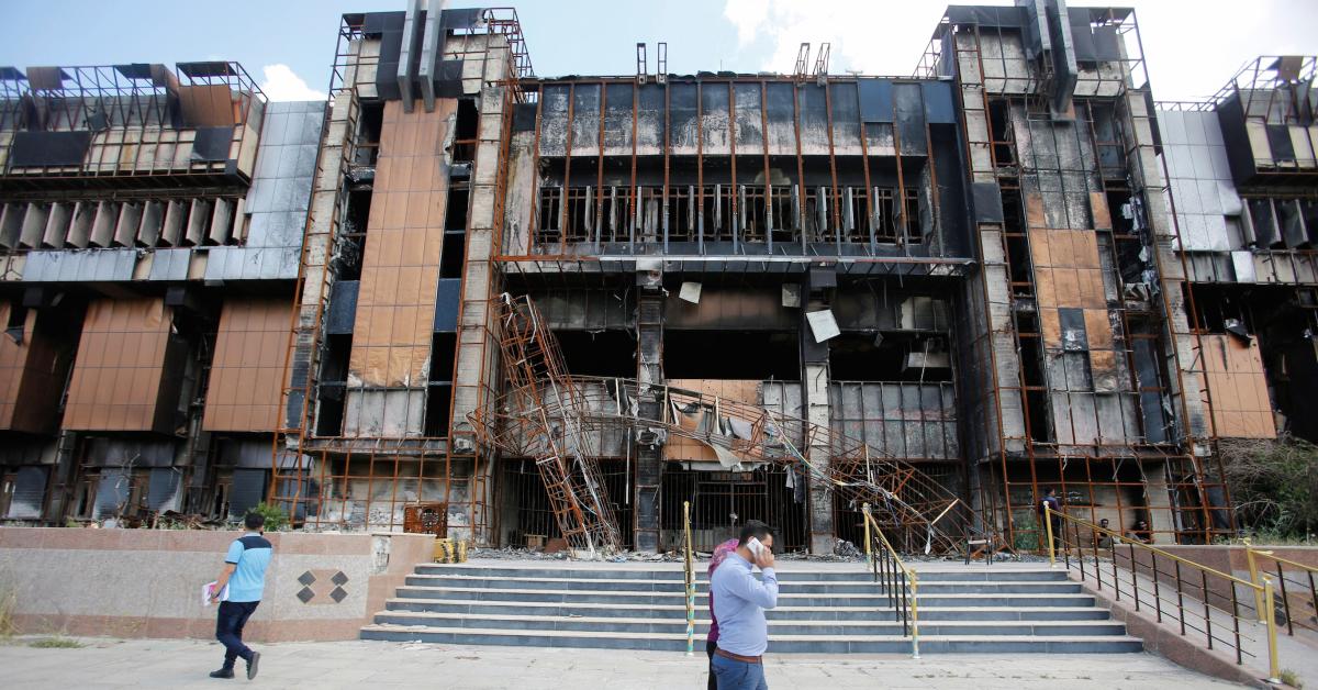 Palestinians mobilize to restore Mosul library in memory of past Iraqi ...