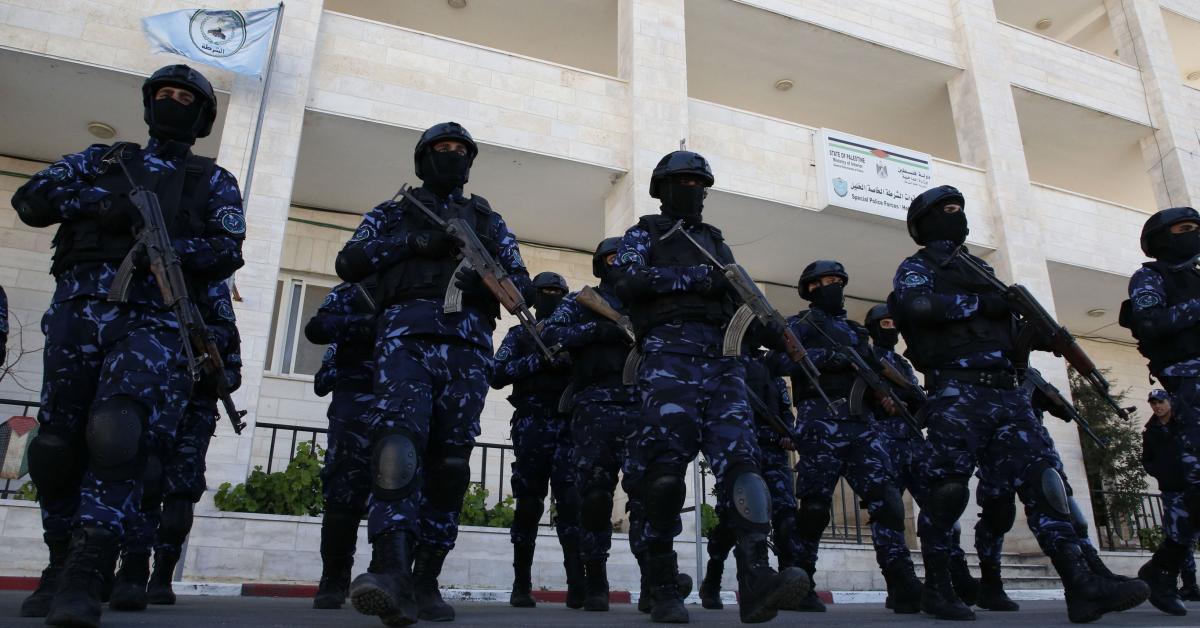 Are Palestinian police protecting settlers? - AL-Monitor: The Middle ...