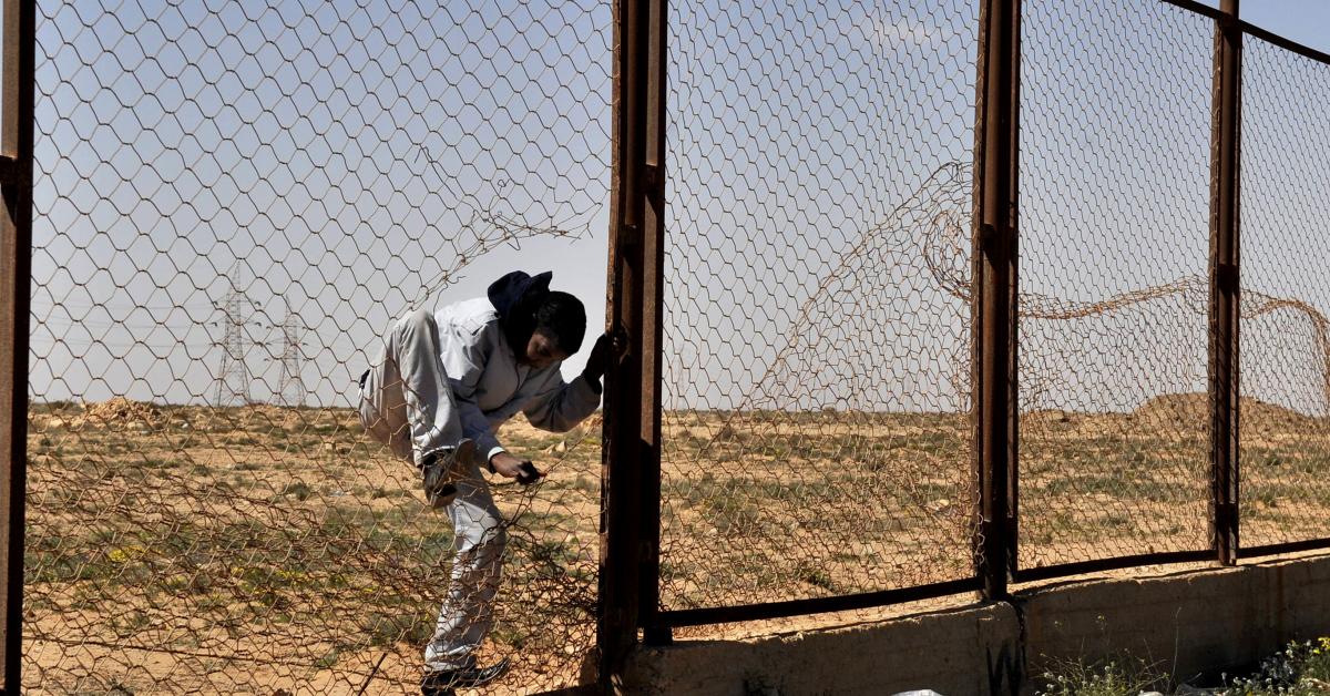 Egypt unimpressed by Libya's border wall - AL-MONITOR: The Middle ...