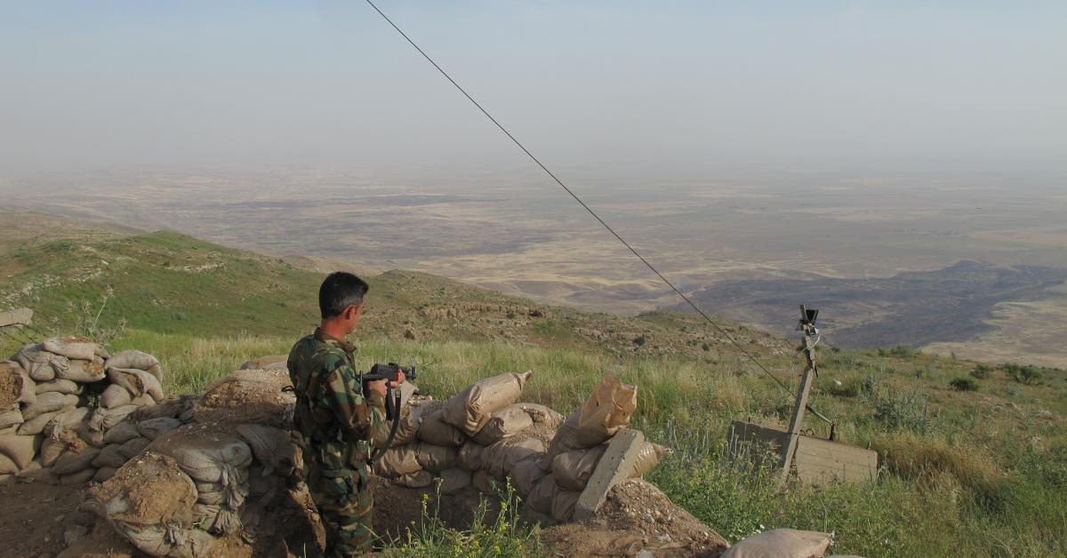 IS exploits disputed areas, sets Iraqi fields on fire - AL-Monitor: The ...