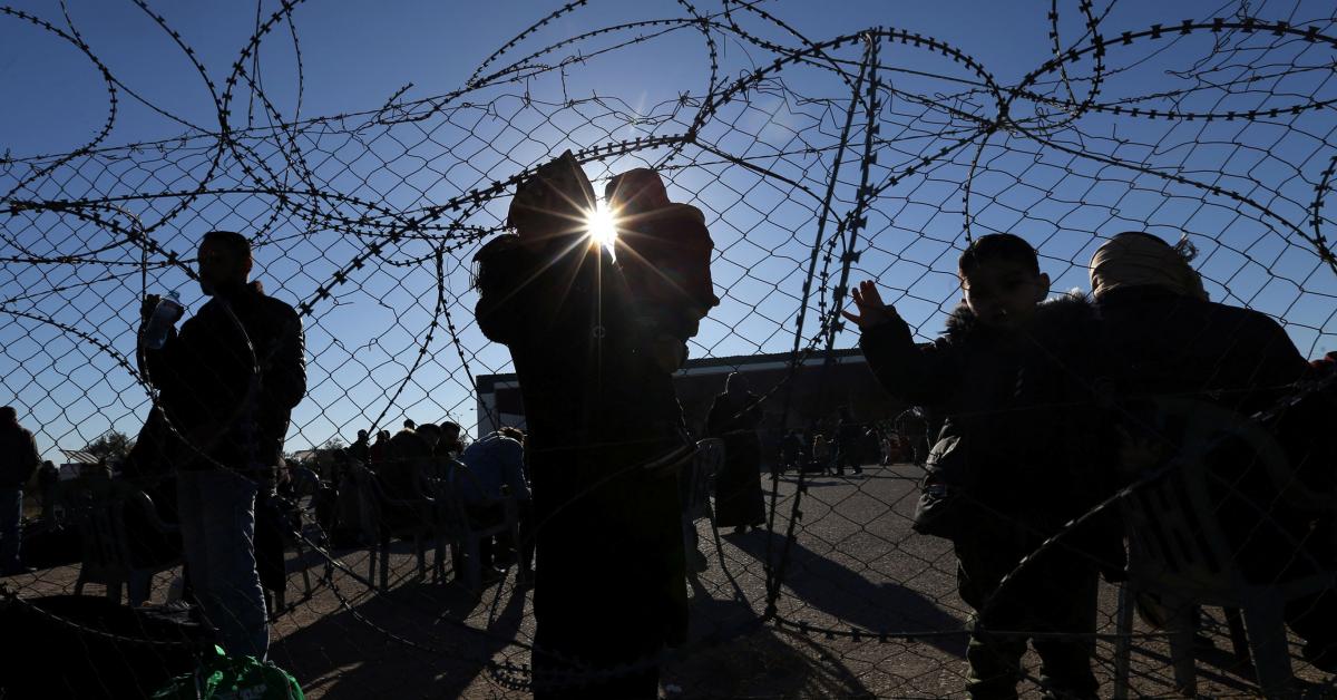 Israel encourages Gazans to leave - AL-MONITOR: The Middle Eastʼs ...