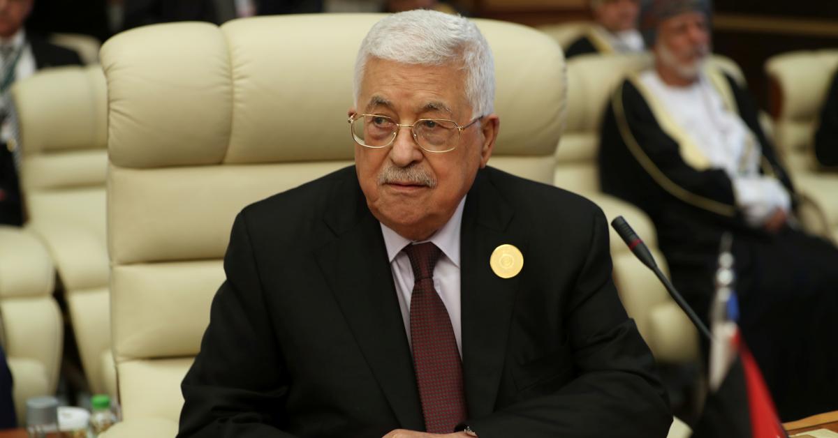 Abbas starts austerity measures by sacking his advisers - AL-MONITOR ...