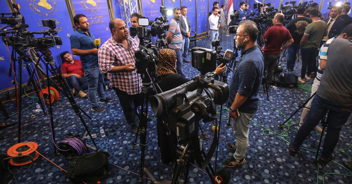 Iraqi journalists blacklist politicians who attack them - AL-Monitor ...