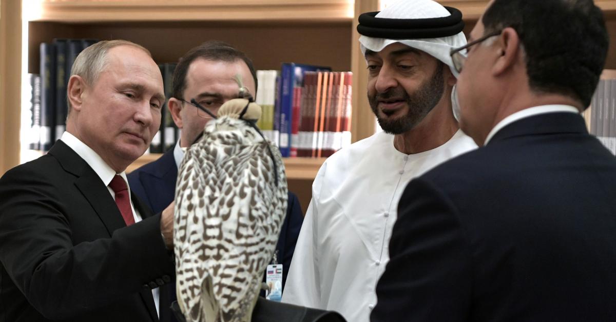 Putin's visit draws UAE, Russia closer - AL-MONITOR: The Middle Eastʼs ...