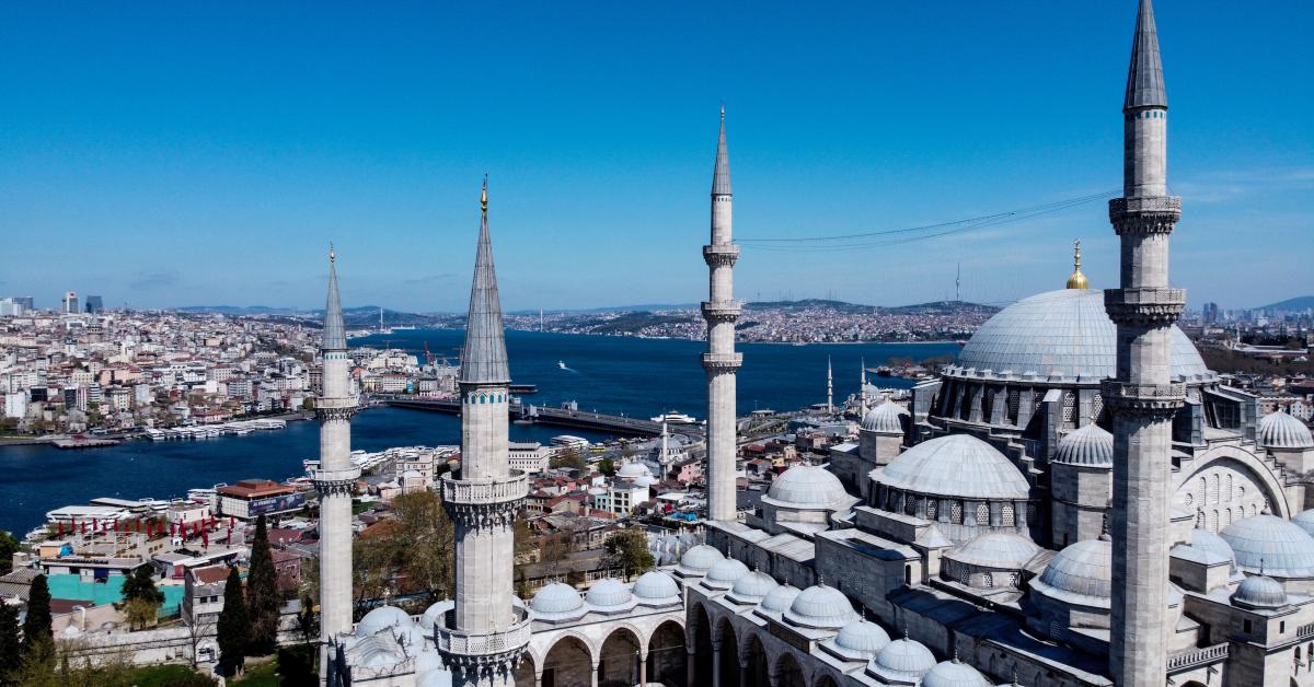 Turks rattled as protest song blares from mosques - AL-Monitor: The ...