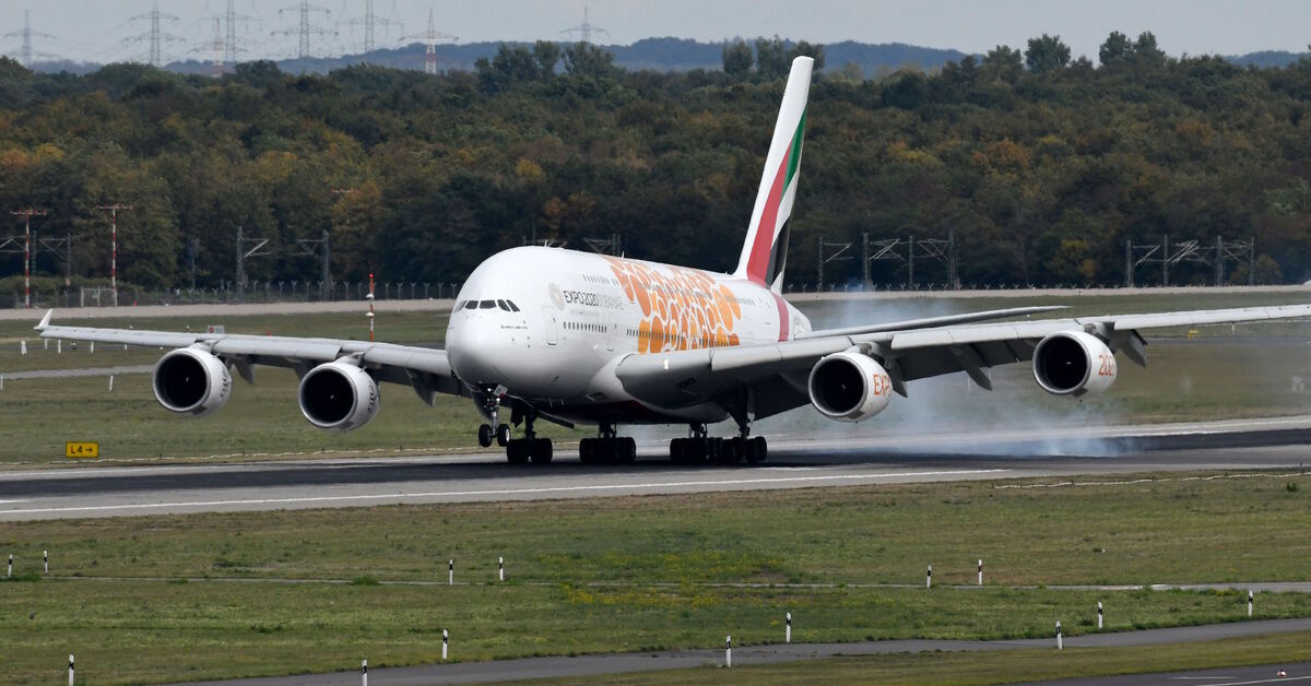 Emirates resumes flights to several European cities - AL-Monitor: The ...