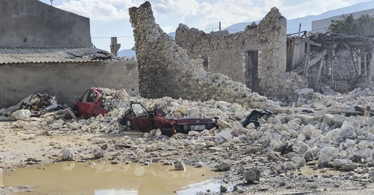 At least 12 dead after powerful earthquake rocks Turkey's western coast ...