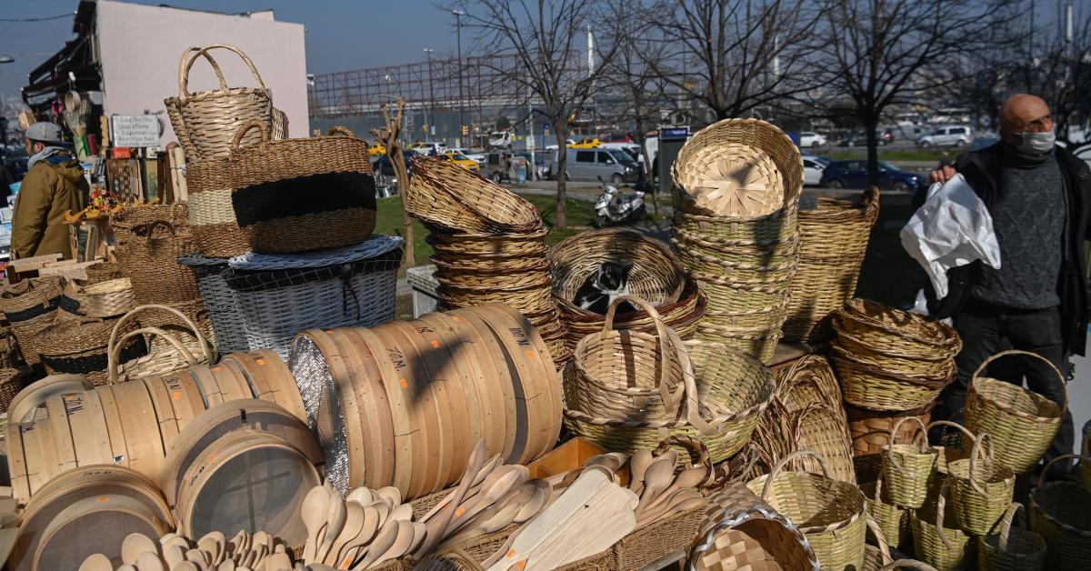 Turkey lifts veil on unemployment data, revealing bigger army of ...